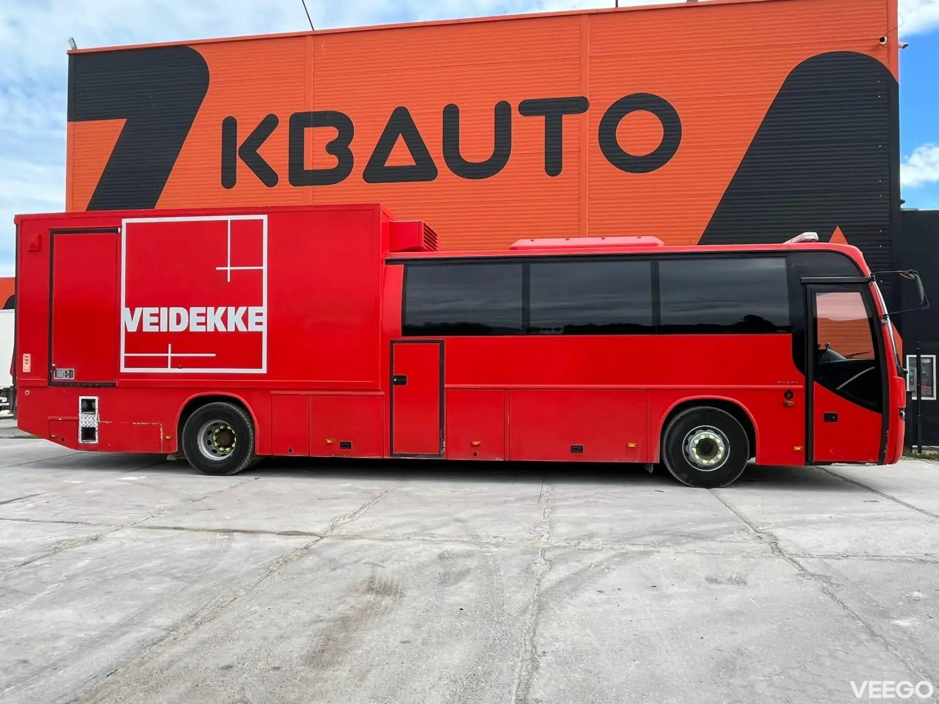 Volvo B12M 14 SEATS / AC / AUXILIARY HEATING / KITCHEN 309kW - Veego
